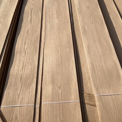 Cina Prezzo Veneers di legno di quercia Veneer di legno di quercia rosso Veneer di legno di 0,45 mm Pannelli murali di veneer di legno per mobili da pavimento in vendita