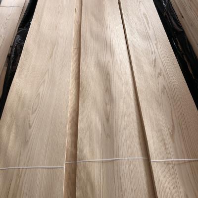 Cina Prezzo Veneers di legno di quercia Veneer di legno di quercia rosso Veneer di legno di 0,45 mm Pannelli murali di veneer di legno per mobili da pavimento in vendita