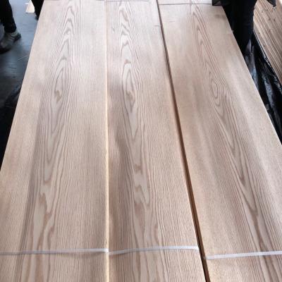 Cina Prezzo Veneers di legno di quercia Veneer di legno di quercia rosso Veneer di legno di 0,45 mm Pannelli murali di veneer di legno per mobili da pavimento in vendita