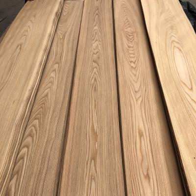 Cina Veneer di legno di olmo naturale 0.2mm 0.3mm 0.5mm 1mm 2mm 3mm Granella di montagna Flat Cut Elm Veneers Legno in vendita