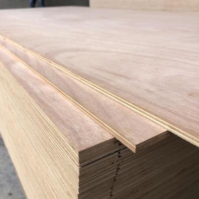 Cina Compensato di legno duro strutturale resistente all'umidità con finitura impiallacciata multiscena durevole in vendita