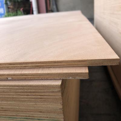 Cina Compensato di legno duro strutturale resistente all'umidità con finitura impiallacciata multiscena durevole in vendita