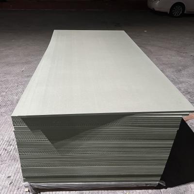 China Square Edge Green MDF Wood Board Multipurpose 700-750kg/M3 Density for sale