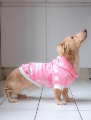 Cina Il proprietario di corrispondenza dell'animale domestico della tintura rosa del legame ha messo la maglia con cappuccio del cane di Sweatsuit in vendita