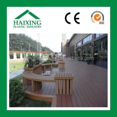 Cina Materiale composito per pavimenti esterni in schiuma in PVC con design moderno e finitura matta in vendita
