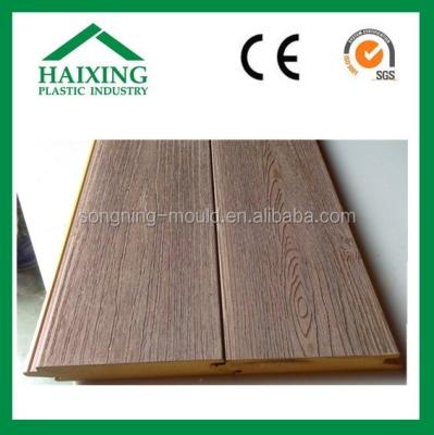 Cina Materiale composito per pavimenti esterni in schiuma in PVC con design moderno e finitura matta in vendita
