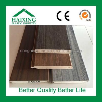 Cina Materiale composito per pavimenti esterni in schiuma in PVC con design moderno e finitura matta in vendita