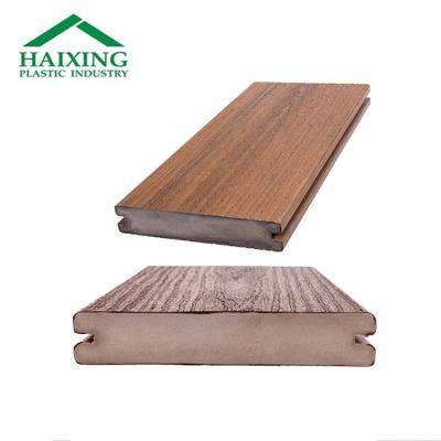 Cina Beyond WPC Floor Hotsale Teak sintetico PVC Decking Outdoor 3D Composite per pavimentazione in vendita
