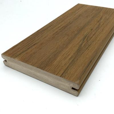 Cina Tecnologia di co-estrusione per pavimentazione in PVC a forma di scanalatura esterna da 16 piedi in vendita