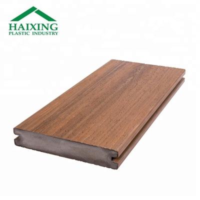 Cina Pavimenti per esterni impermeabili con ingegneria PVC pannelli compositi pavimenti a prezzi competitivi in vendita