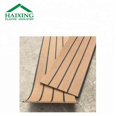 Cina Pavimento di ponte per imbarcazioni di design moderno Pavimento in teak sintetico per imbarcazioni Lunghezza 25 metri/rollo in vendita