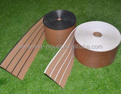 China Deck de iate de PVC sintético macio de largura de 45 mm para instalações ao ar livre à venda