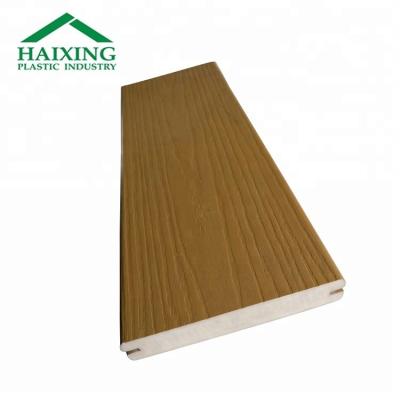 Cina 4m di lunghezza Tessitura in legno opzionale PVC composito/WPC pavimento da balcone per esterni in vendita
