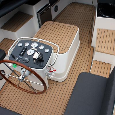 Cina 5mm Modern PVC Boat Decking with Teak-like Rubber Flooring L'Ultimate Yacht Upgrade in vendita