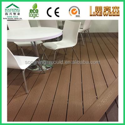 Cina Pavimenti compositi in legno e plastica rimovibili con copertura anti-UV e superficie da spazzolamento in vendita