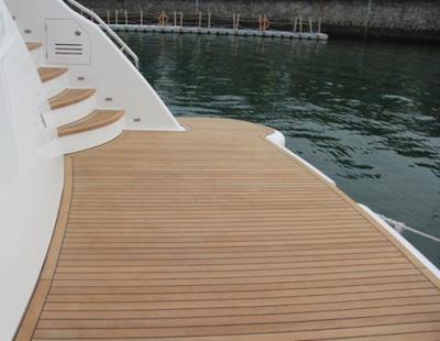 China 190mm*5mm*25m Inner-Lock Waterdicht Teak Synthetische Marine Deck PVC Composite Flooring Mat Te koop