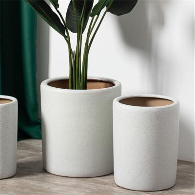 Cina Piantatrice ceramica bianca dei vasi degli ultimi di progettazione dell'hotel del corridoio della decorazione vasi da fiori all'aperto affidabili del cilindro la grande in vendita