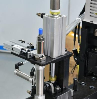 China Video Technical Support Steel Bar Bender for Graphic10 and Steel Rule Cutting Die for sale