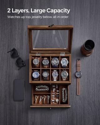 China Handgefertigte 8-Schlitze Rustikale Walnussholz-Uhr-Box 2-Tier-Display-Kase mit großem Glasdeckel zu verkaufen