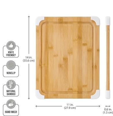 Cina Tavolo di taglio in bambù bianco senza scivolamento di 11x14 pollici sostenibile con tavola di taglio in legno a scanalatura a liquido in vendita
