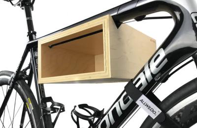 Cina Apparecchio per la casa in legno Portabiciclette a montaggio a parete In legno compensato Infilatore per biciclette in vendita