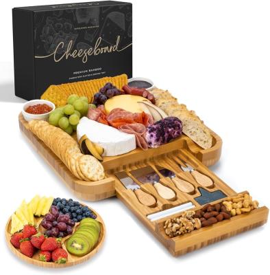 Cina Personalizzazioni in bambù di colore naturale Cheese Board And Knife Set Charcuterie Boards Gift Set in vendita