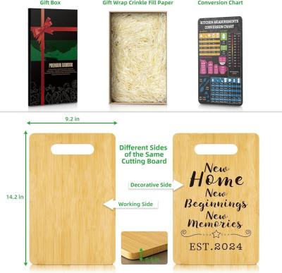 Cina Tavola di taglio personalizzata in bambù con manico e funzione di conservazione dell'olio sostenibile in vendita
