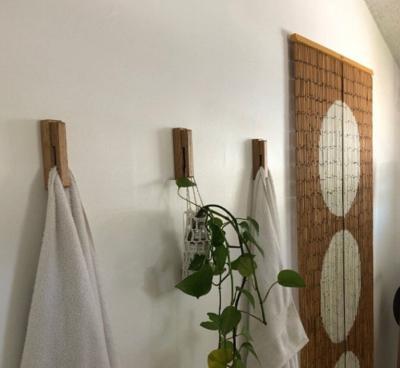 China Wooden Towel Holder Classification Non-folding Rack Walnut Wood Hooks as your request for sale