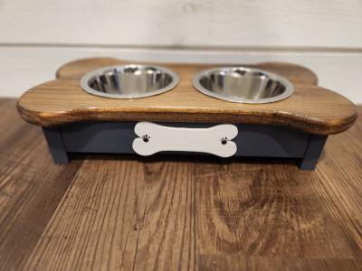 China 202406 Personalized Name Tag Small Wooden Dog Feeder for Pet Dinner Free Sample Charge for sale