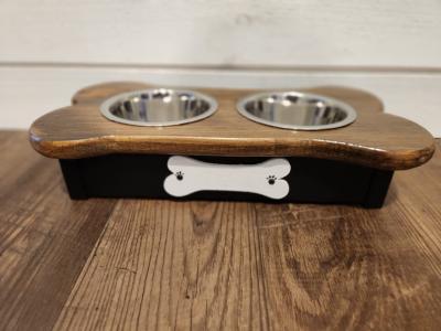 China 202406 Personalized Name Tag Small Wooden Dog Feeder for Pet Dinner Free Sample Charge for sale