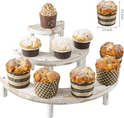 Cina Set in 3 pezzi in legno in incisione e in bianco per il supporto per cupcake semicircolare e il display riser in vendita