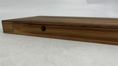 Cina Imballaggio postale Mensole da parete in legno Set per parete Massello in legno montato Mensola sospesa per lo stoccaggio in vendita