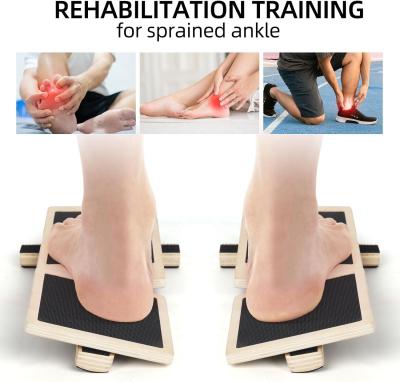 Cina Tavola di bilanciamento quadrata in legno per yoga pedali di fitness giocattoli in legno in colore semplice in vendita