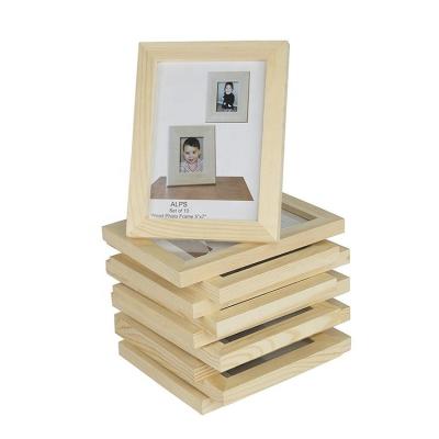 China Customized Logo Acceptable European Style Wooden Picture Photo Frame for Home Decoration for sale