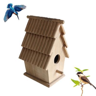 China Customized Breathable Small Wooden Bird House for Practical Birds Enclosures for sale