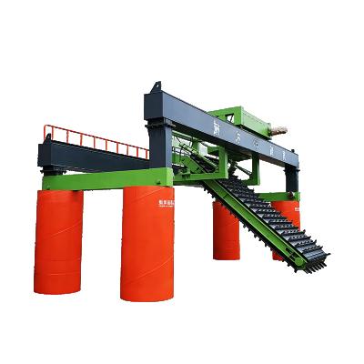 China Windrow Manure Compost Turner Machine for Municipal Waste 20.95kW-30.95kW for sale