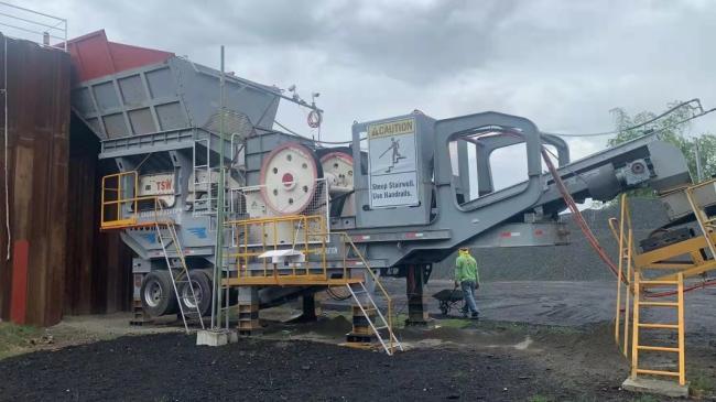 Mobile Tracked Concrete Impact Crusher Stone Crusher Line China Manufacturer