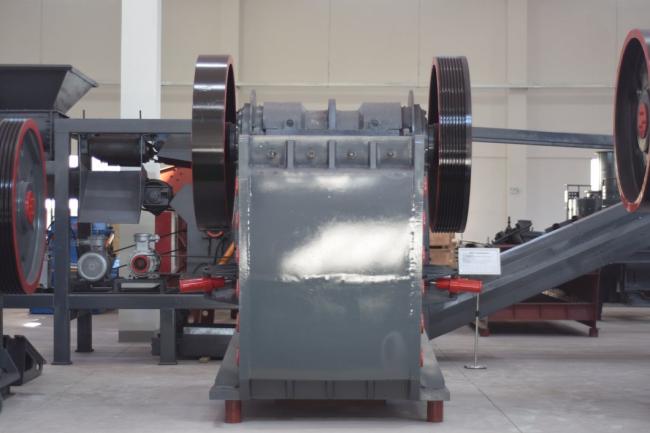 Hot Sales Rocks Granite Marble PE Jaw Crusher with Conveyor Belt