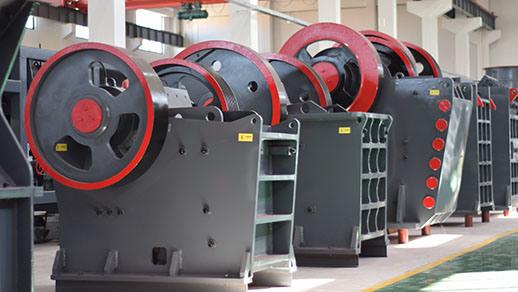 Low Price Jaw Mounted Crusher Rock Crushing Machine Supplier