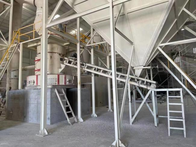 China Factory Limestone 80-325 Mesh Raymond Grinding Mill Machine