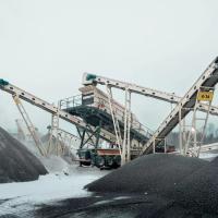 China Advanced Technology Mobile Jaw Crusher with Vibrating Screen and Feeder 1 for sale