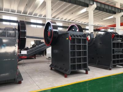 Cina Vendita su richiesta di minerale mascella di impatto conico trituratore di ingresso dimensione 900 * 600mm in vendita