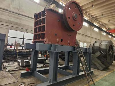 Cina Vendita su richiesta di minerale mascella di impatto conico trituratore di ingresso dimensione 900 * 600mm in vendita