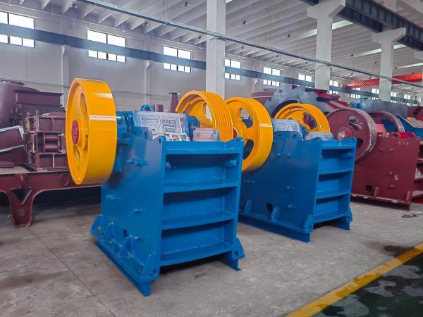 Quality Jaw Mounted Crusher Rock Crushing Machine with Professional Engineer Assigned for sale