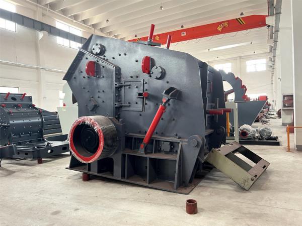 Quality Rollers Wearing Parts Stone Impact Crusher with and Compressive Strength 300MPA for sale