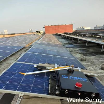 Cina 1100 mm Larghezza della testa Macchina di pulizia telecomandata per la manutenzione dei pannelli fotovoltaici in vendita