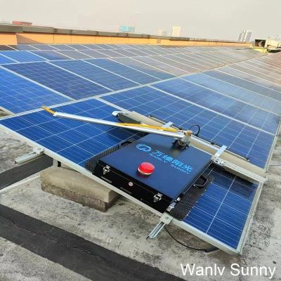 Cina Robot di pulizia del pannello solare a filo di nylon per proteggere i pannelli fotovoltaici in vendita