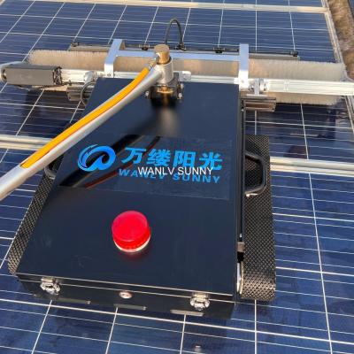中国 ソーラーパネル洗浄用のリチウム電池駆動太陽光パネルクリーニングロボット 販売のため