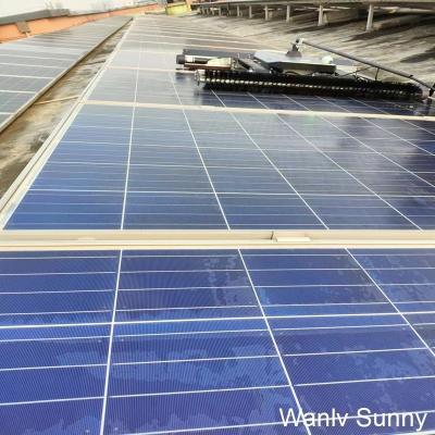 China Automatische robot voor het schoonmaken van zonnepanelen met elektrische brandstof en een leegloopsnelheid van 500 rpm Te koop