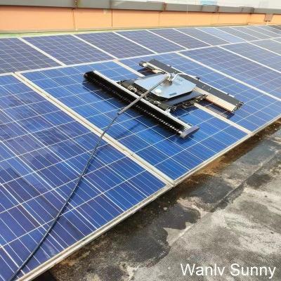 China Automatische robot voor het schoonmaken van zonnepanelen met elektrische brandstof en een leegloopsnelheid van 500 rpm Te koop